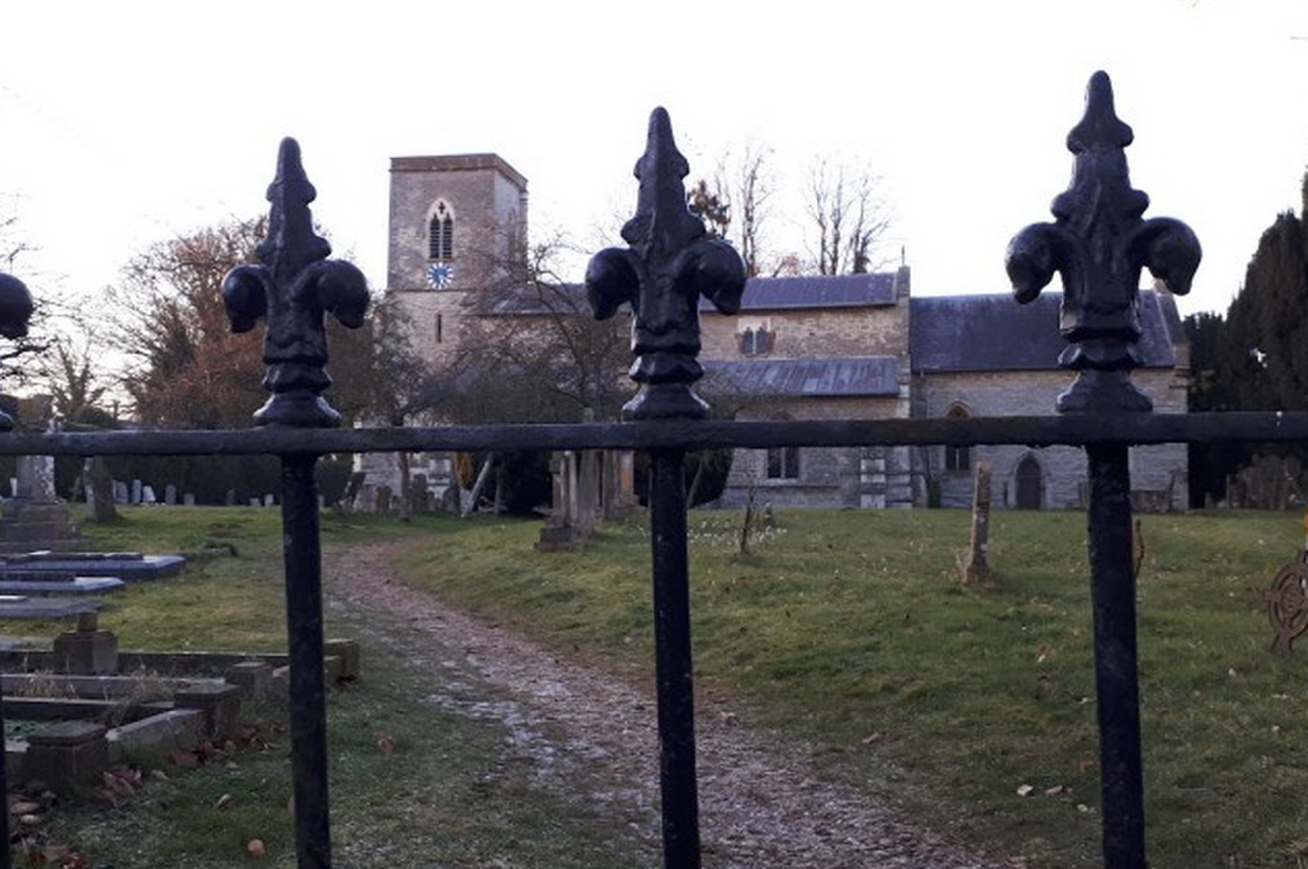 St Michael and All Angels Churchyard, Fringford - Fringford