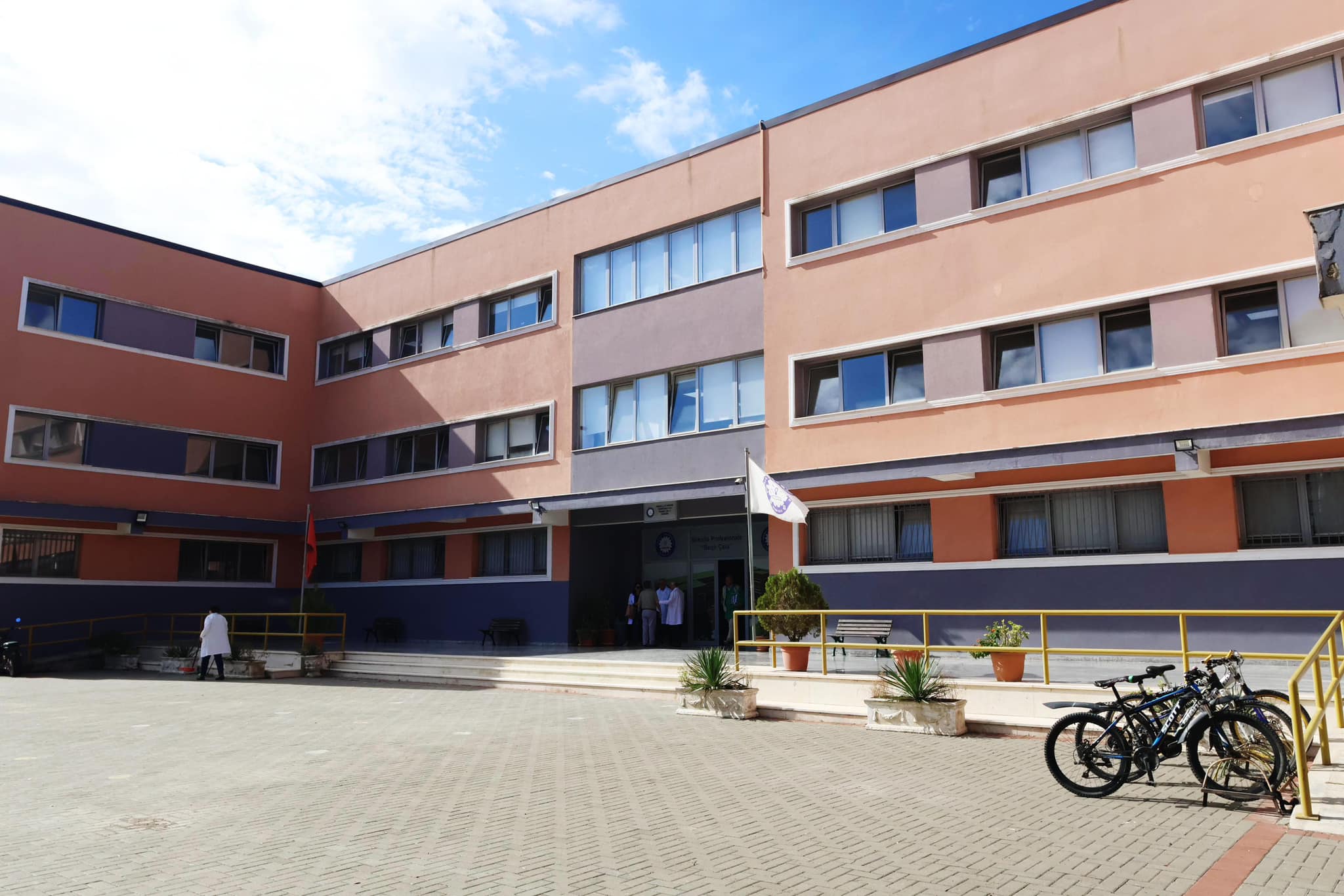 Shkolla e Mesme Profesionale "Beqir Çela" - Durrës