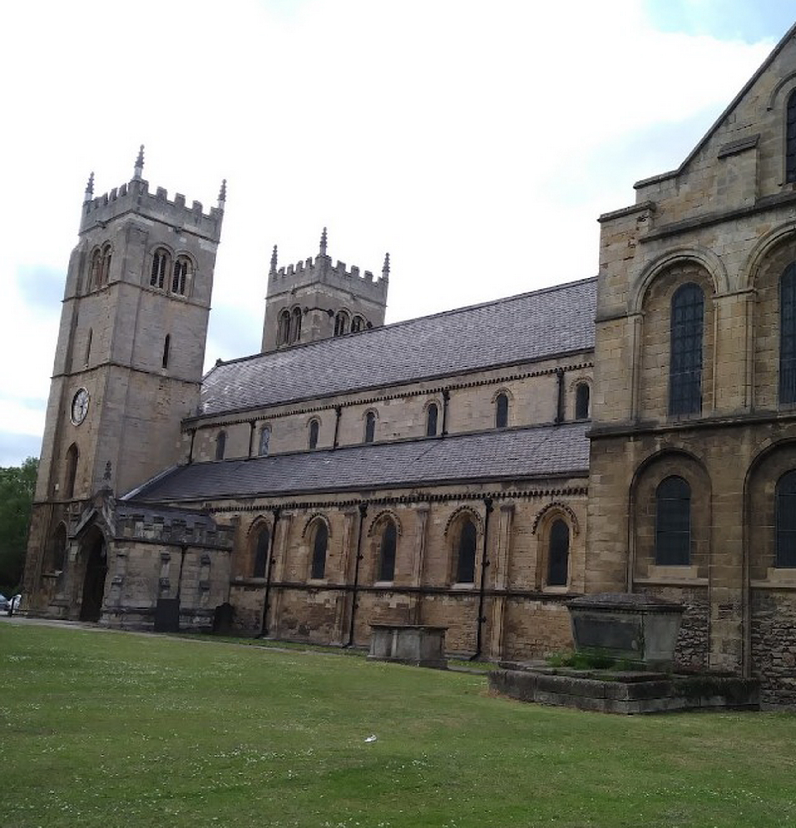 Worksop Priory Churchyard - Worksop