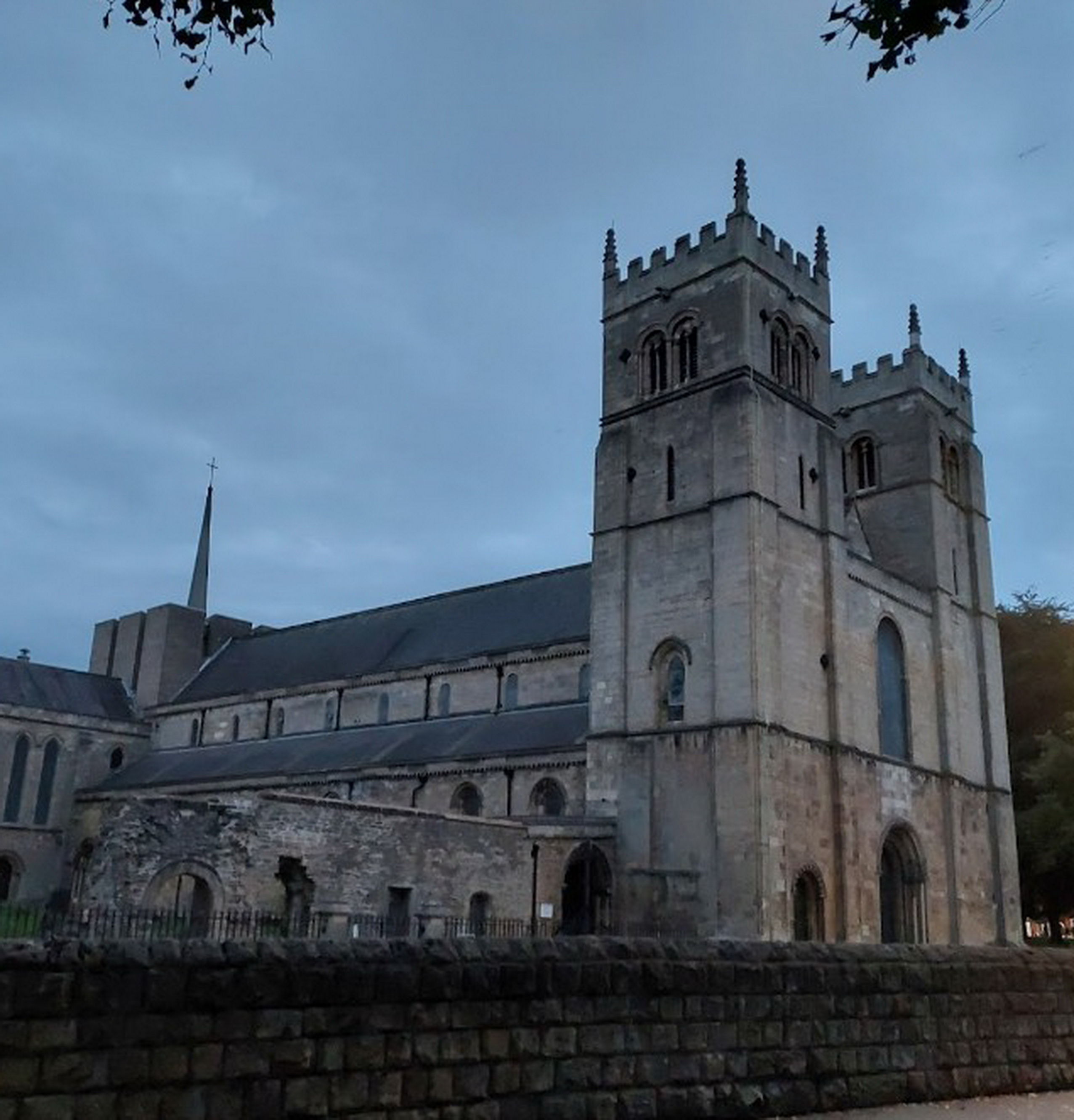 Worksop Priory Churchyard - Worksop