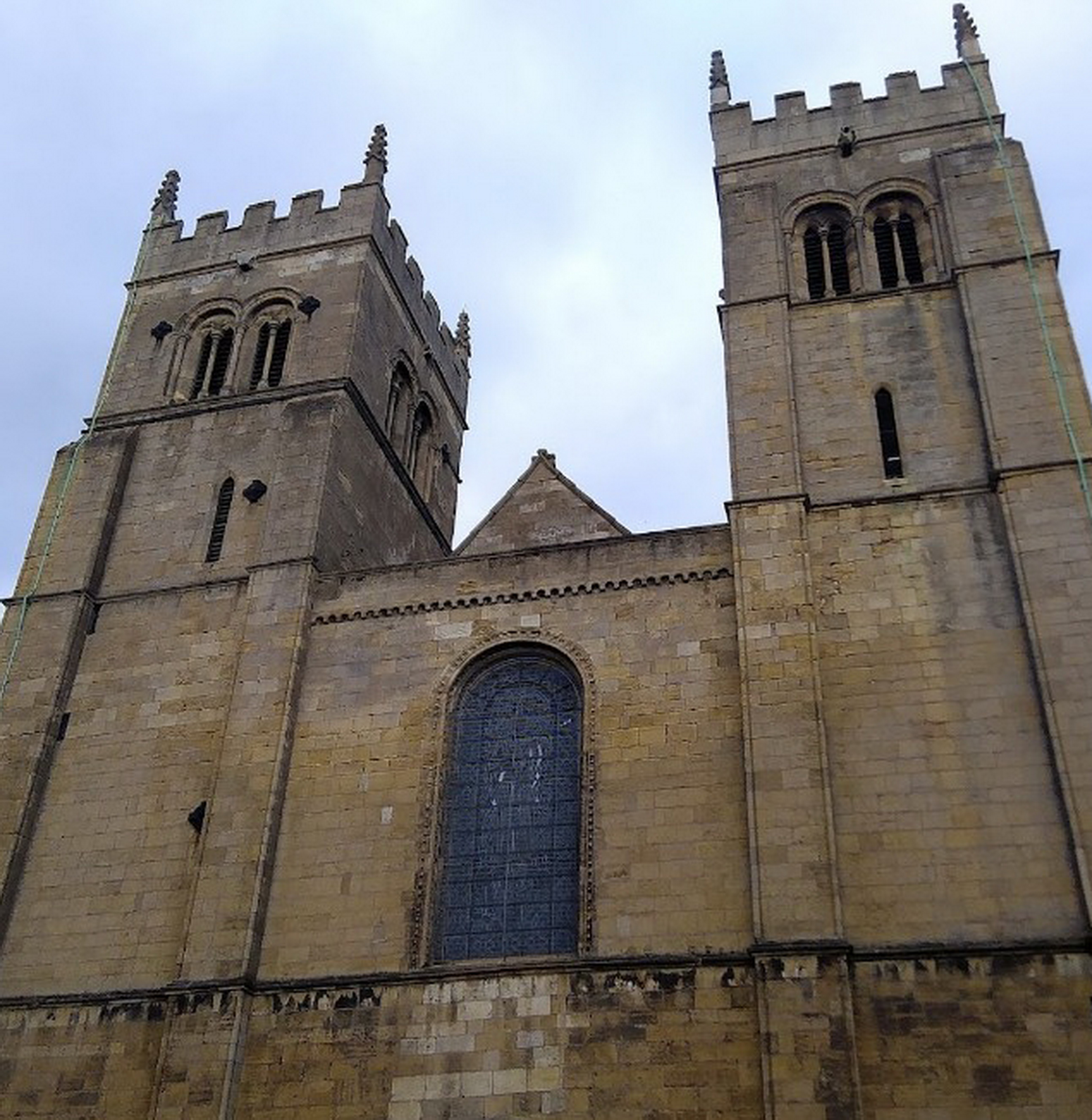Worksop Priory Churchyard - Worksop