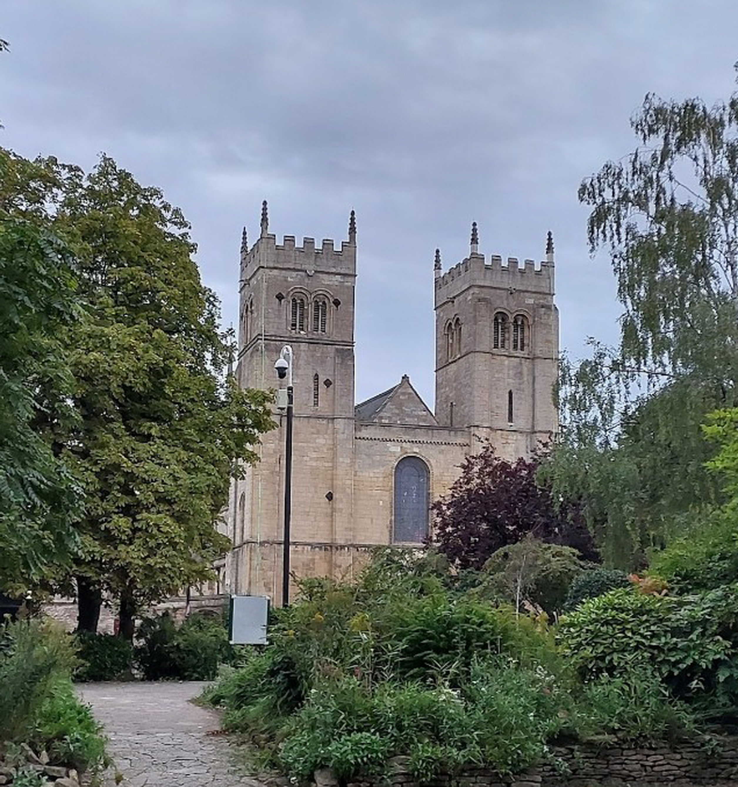 Worksop Priory Churchyard - Worksop
