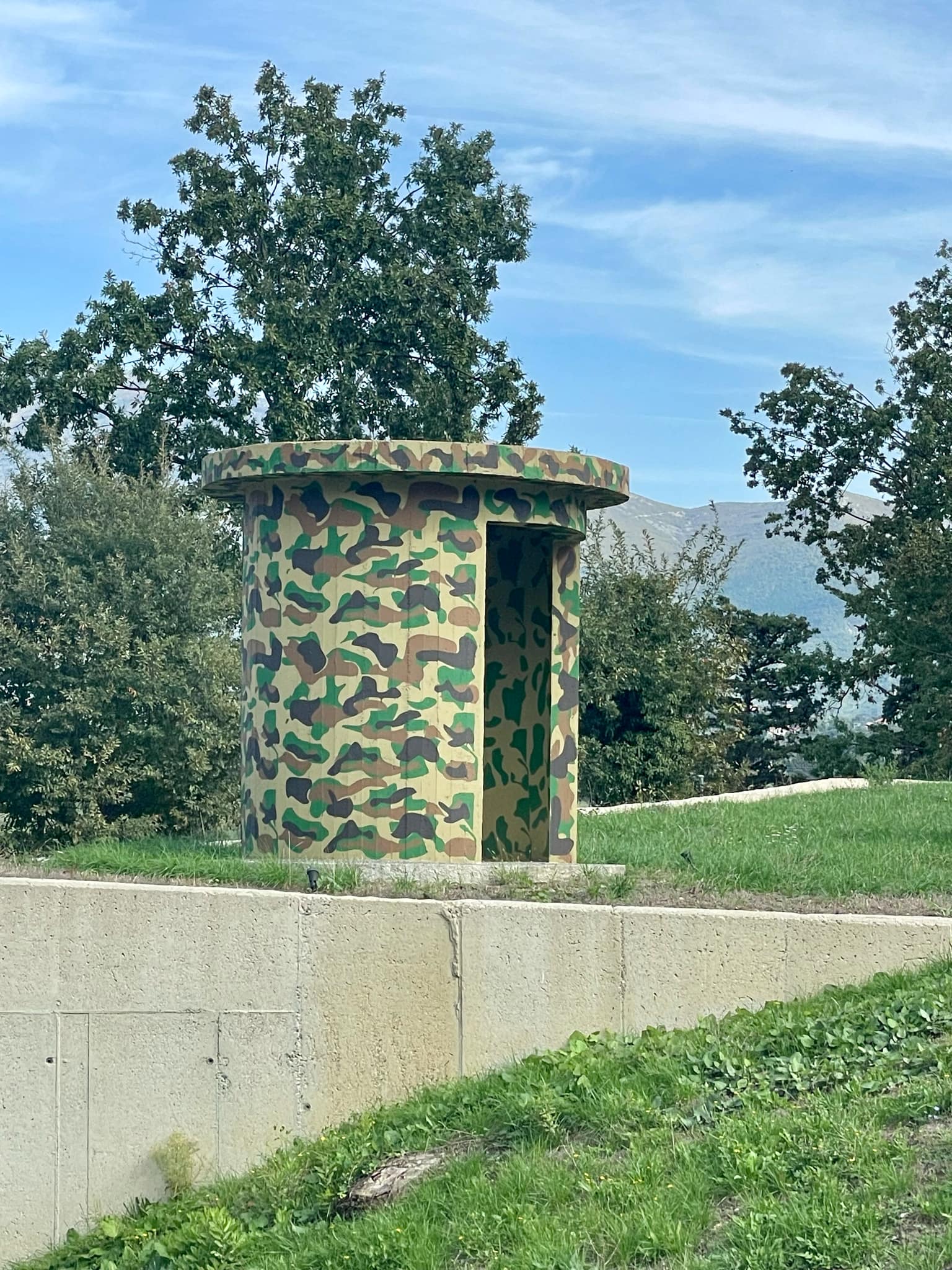 Guard post