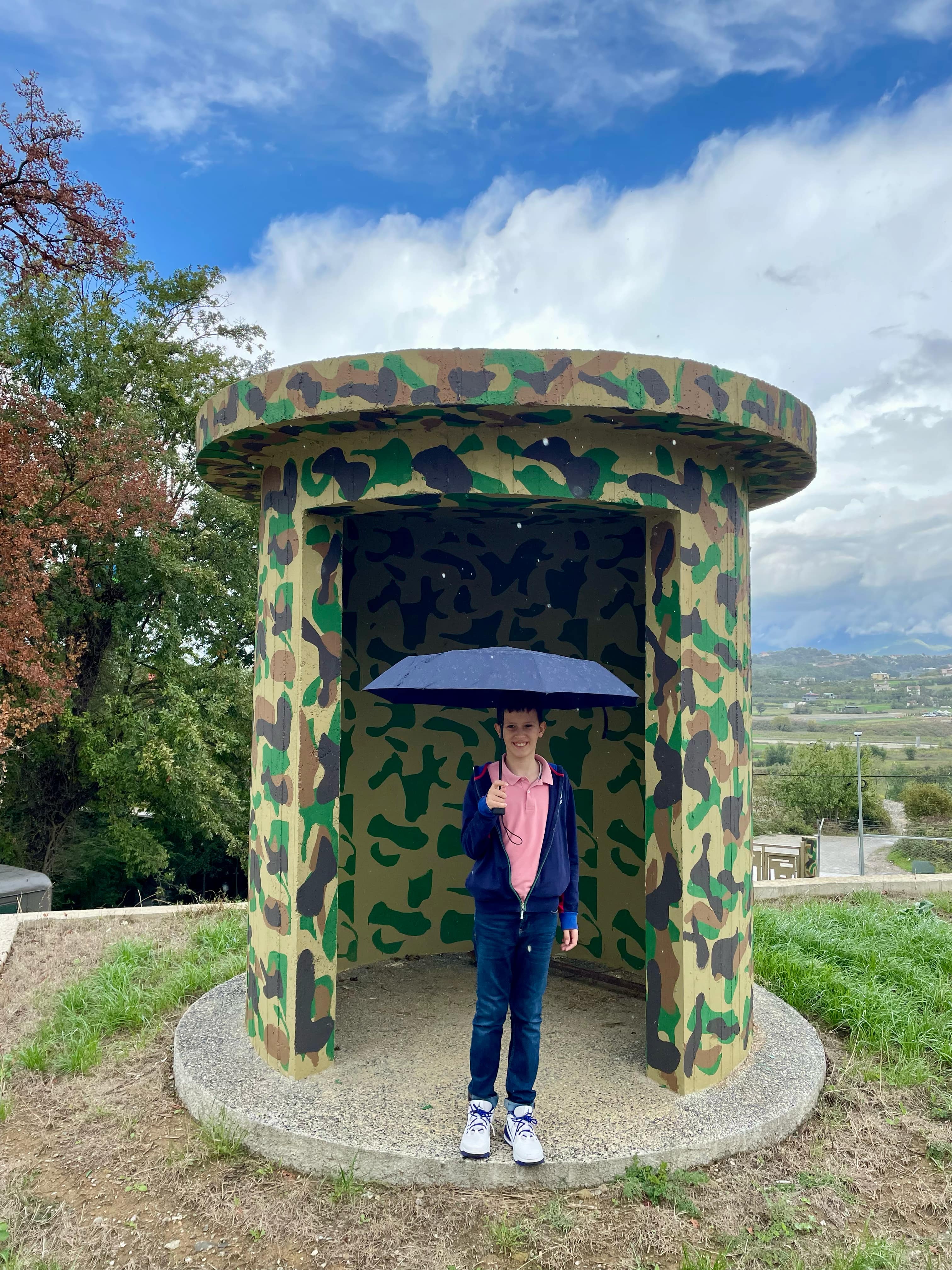 Guard post