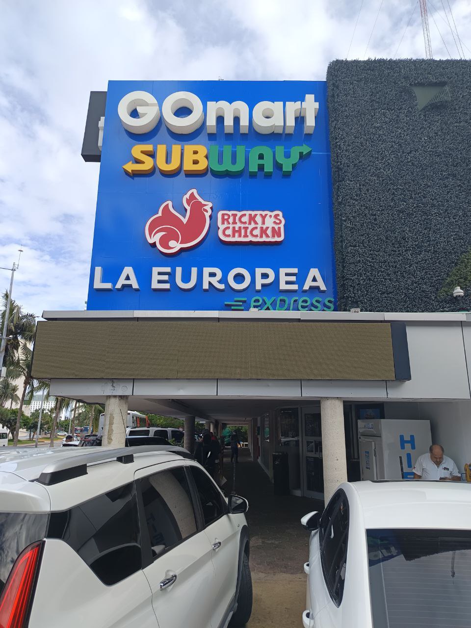 Go mart , Subway y Pemex - Cancún