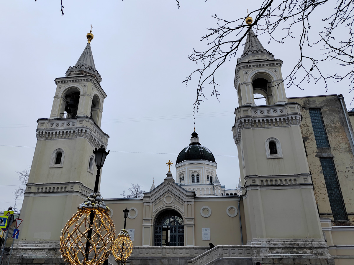 Gates of the Ivanovsky Monastery - Moscow