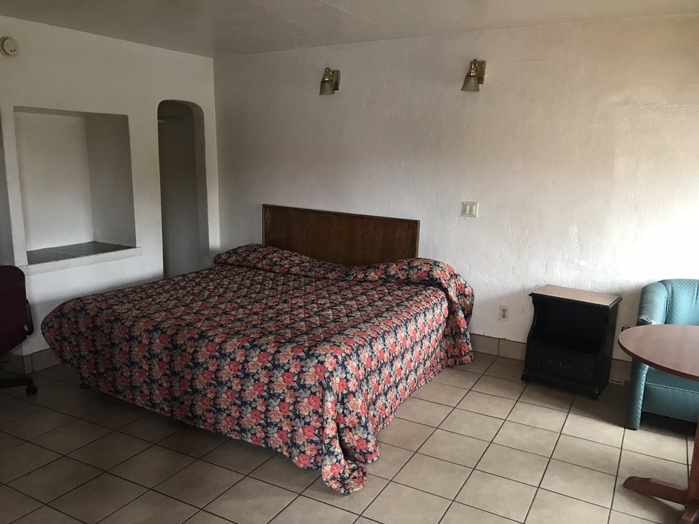 El Tejon Motel (closed) - West Sacramento, California