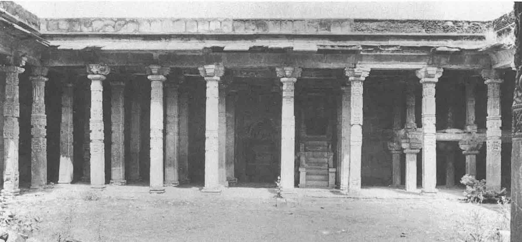 Chaurasi Khamba - Kaman