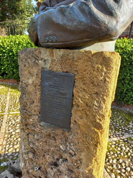 Monument to Alexander Hardcastle