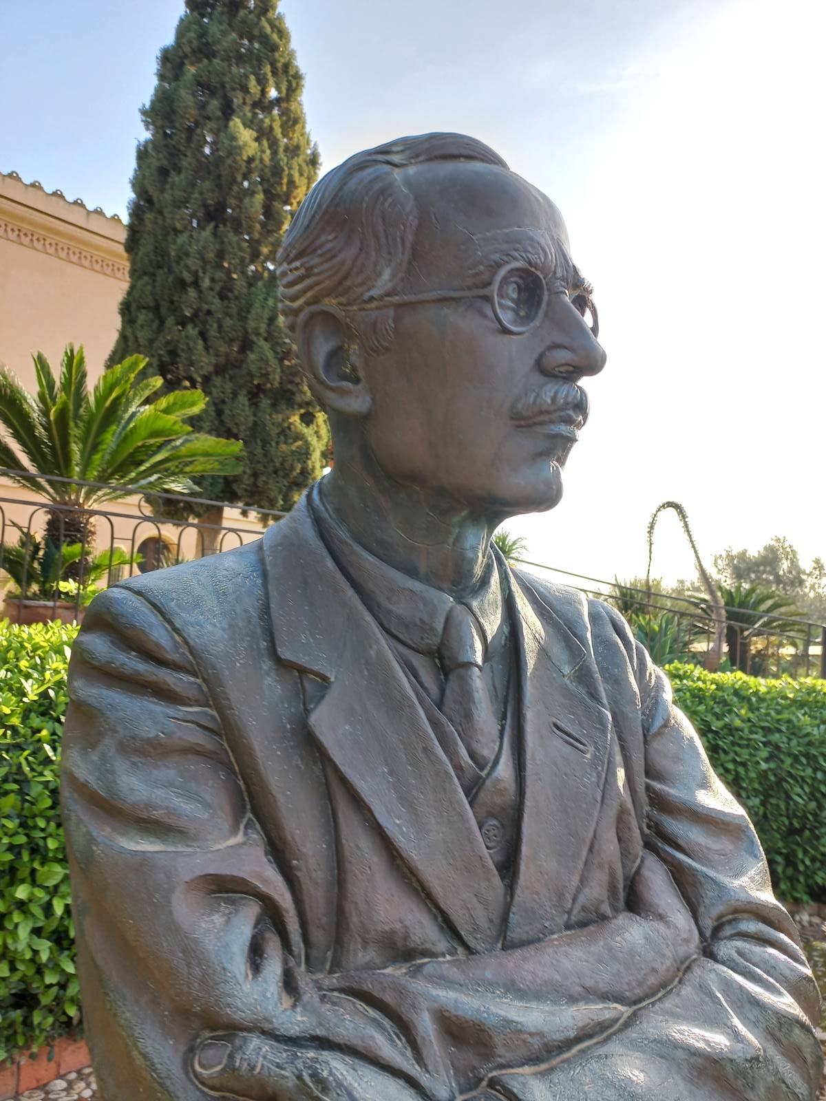 Monument to Alexander Hardcastle