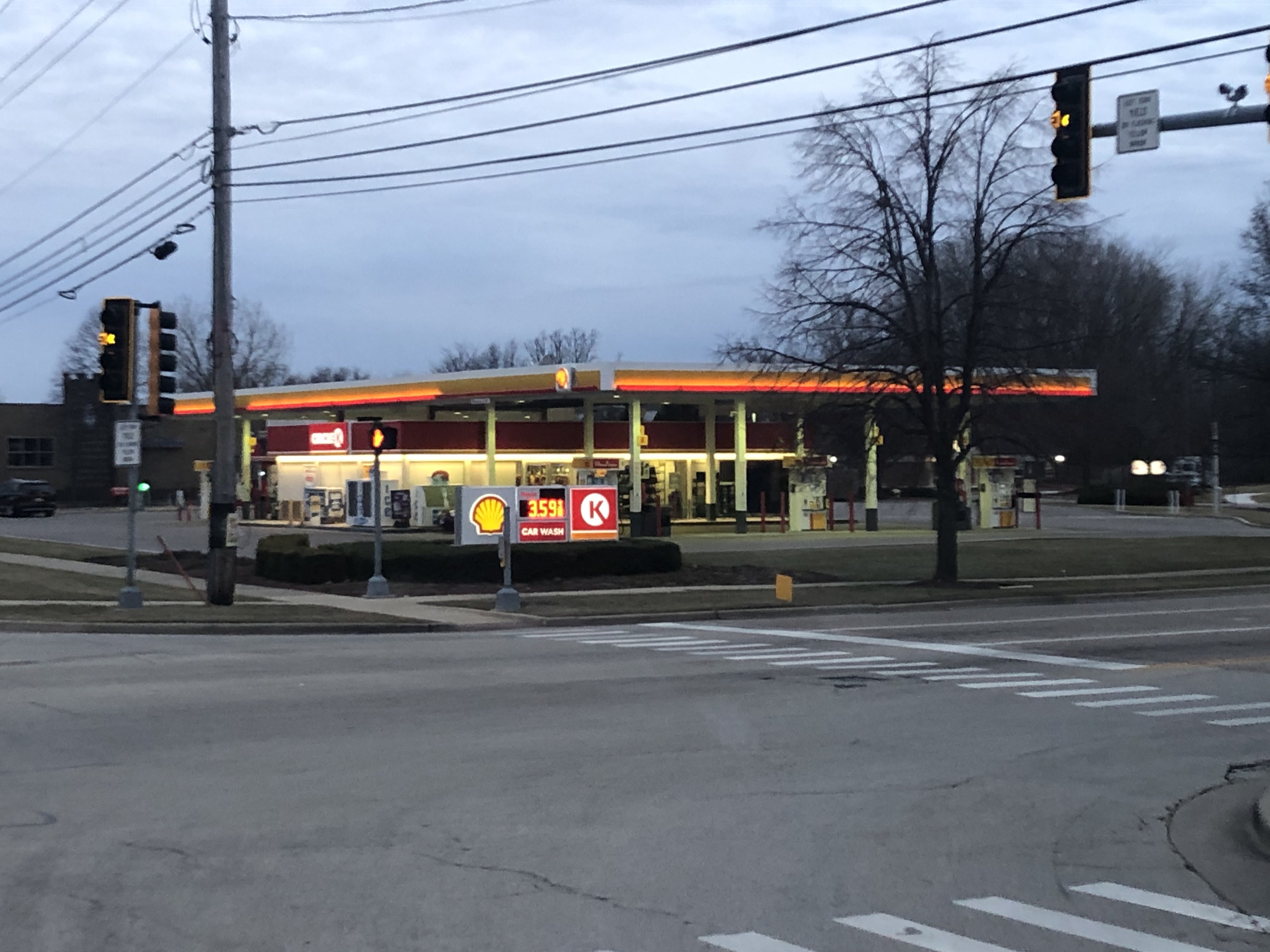 Shell Gas Station - Elgin, Illinois