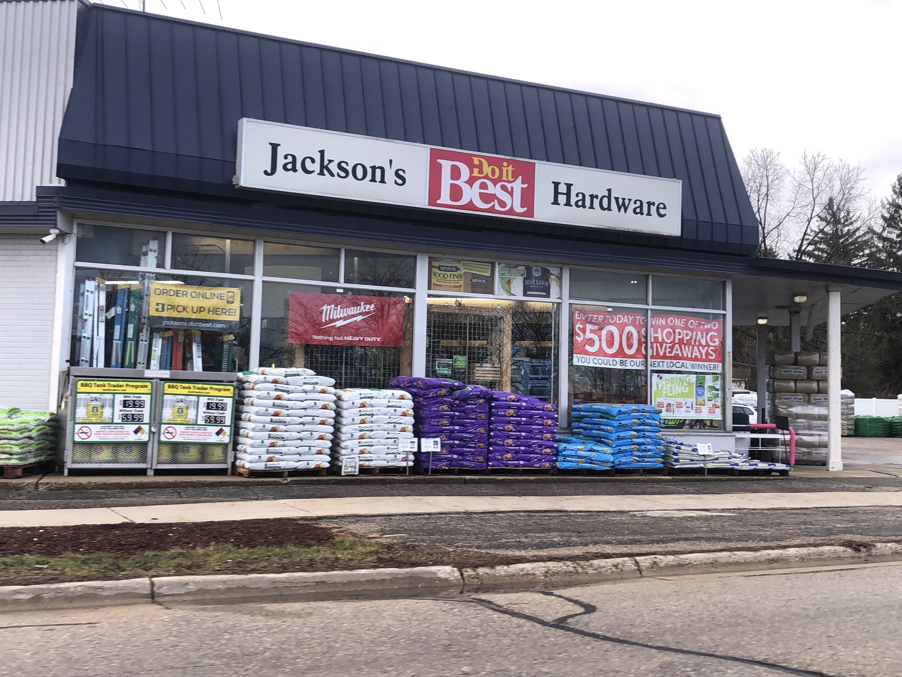 Jackson's Do it Best Hardware - Elkhorn, Wisconsin