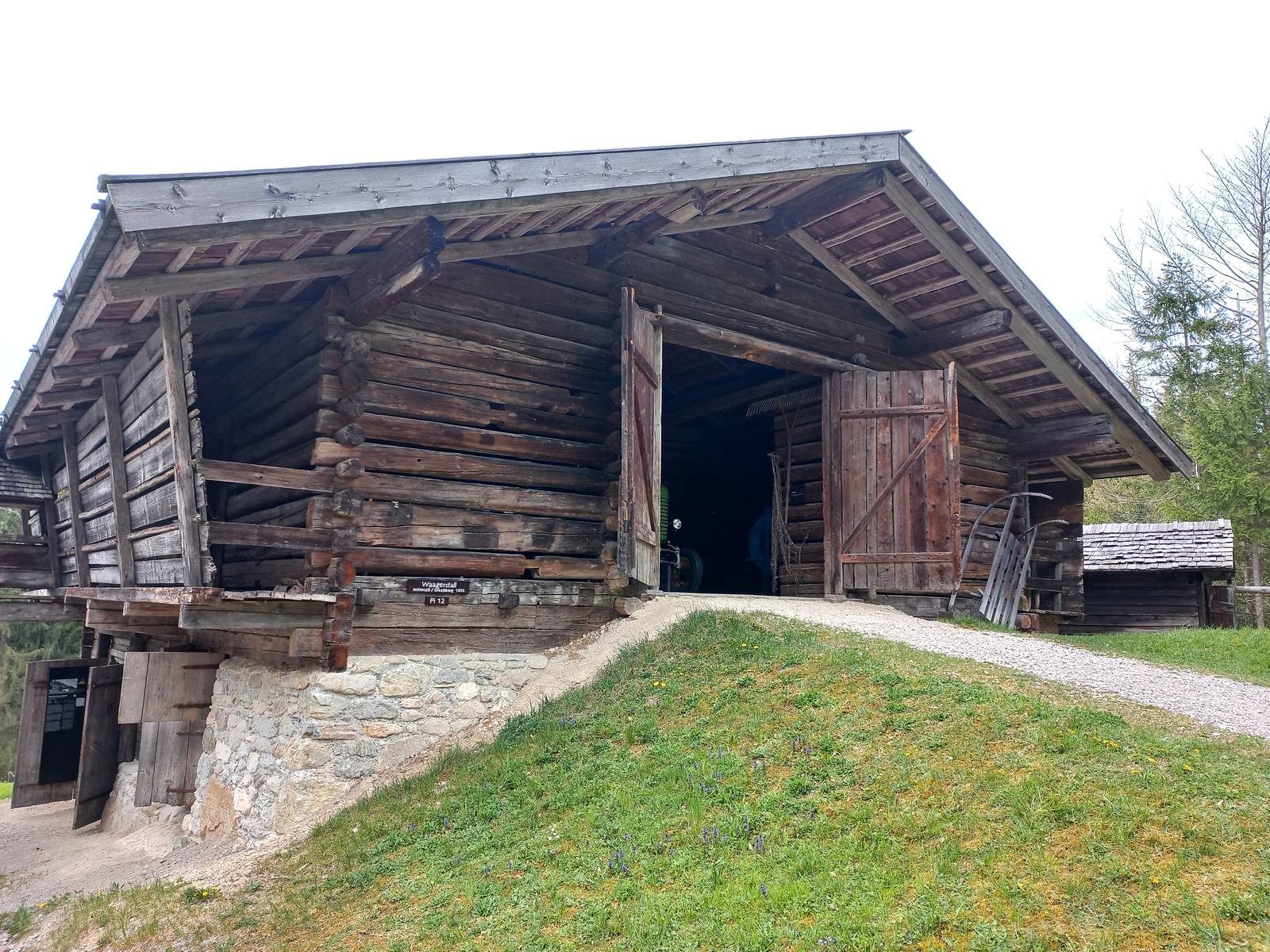 Waager Stable 1632