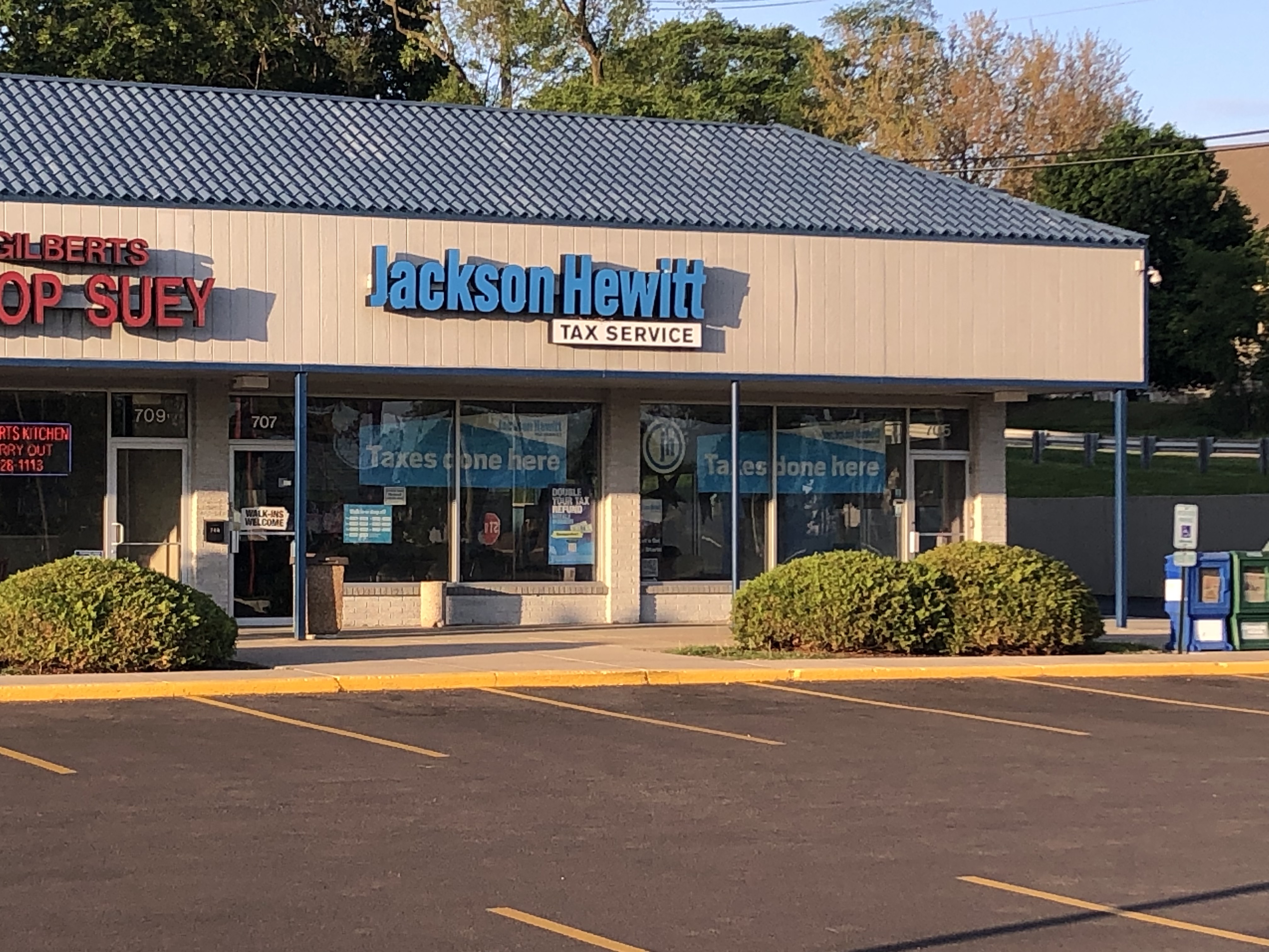 Jackson Hewitt - West Dundee, Illinois