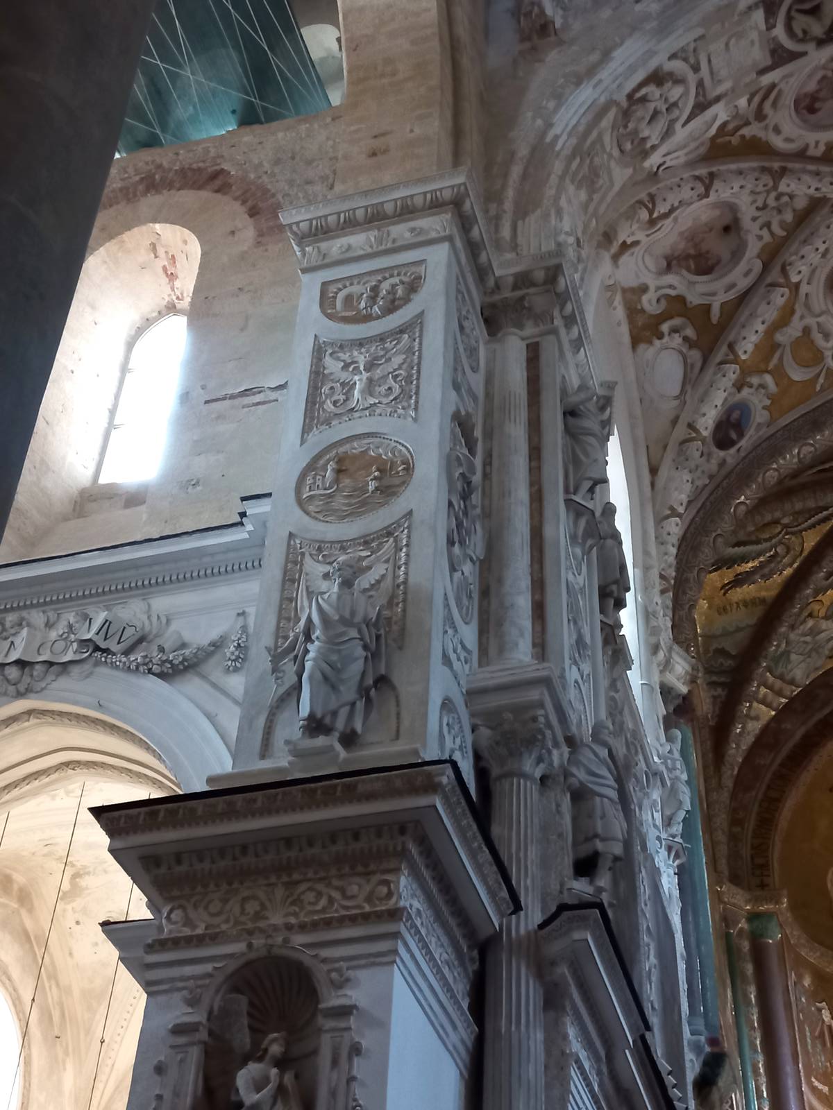 Altar and apse - Cefalù