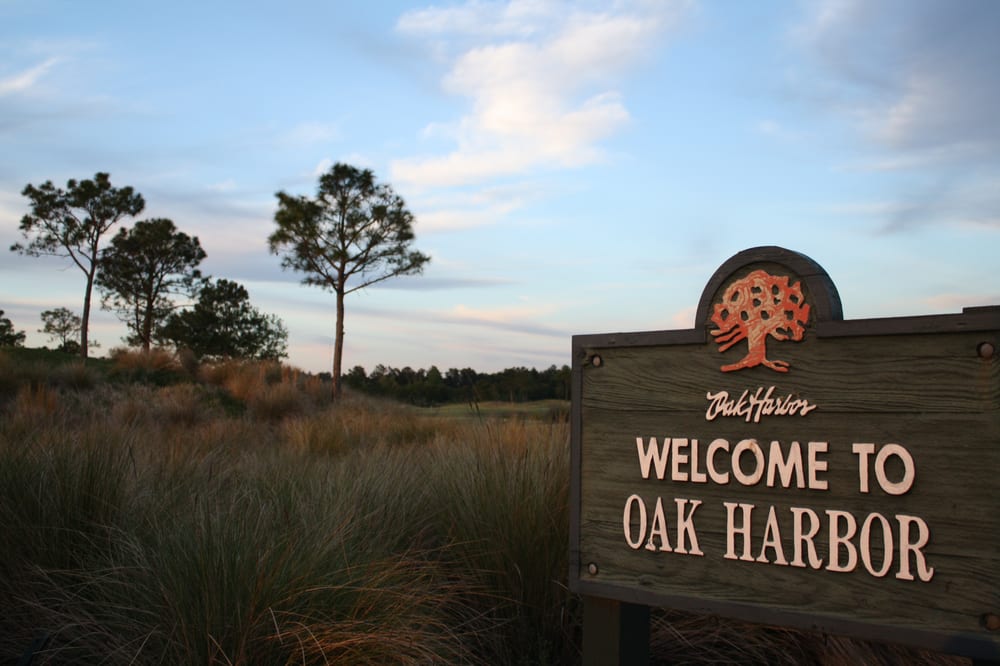 Clubhouse - Oak Harbor Golf Club