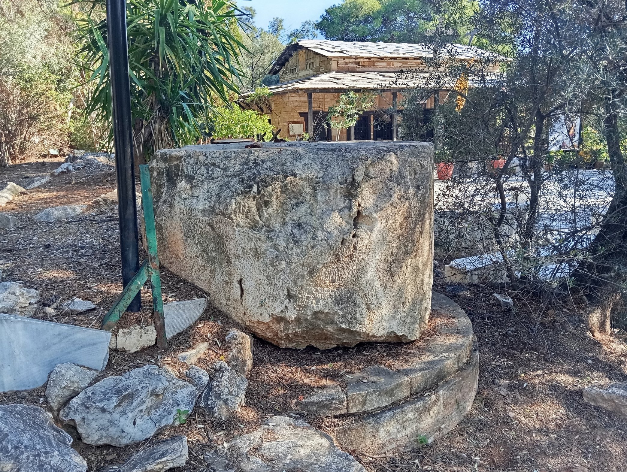 Round stone - Athens