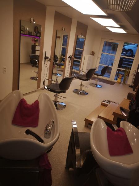 Kapsalon Hairstyle & Nails Wendy Petry - Mal