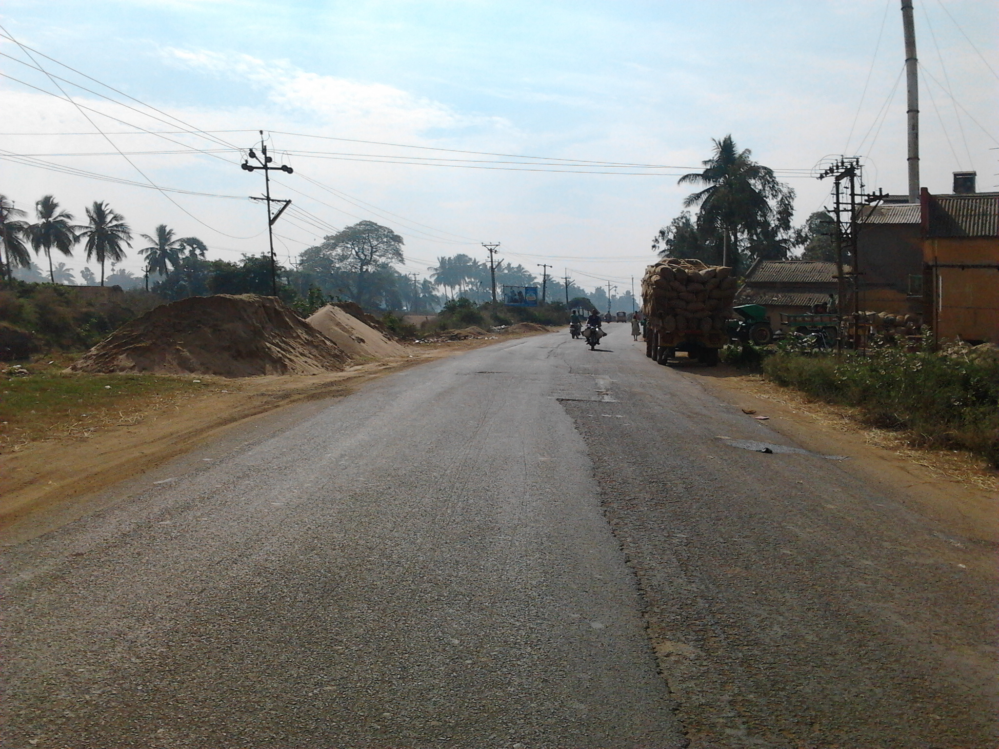 Dowlaiswaram - Samalkot Canal Road