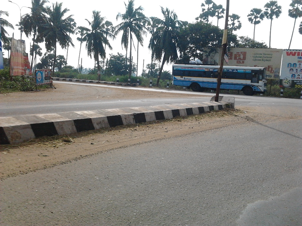 ADB Road Samalkota to Kakinada Port