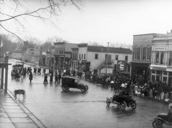 Broadway (WI-13/16/23) - Wisconsin Dells, Wisconsin