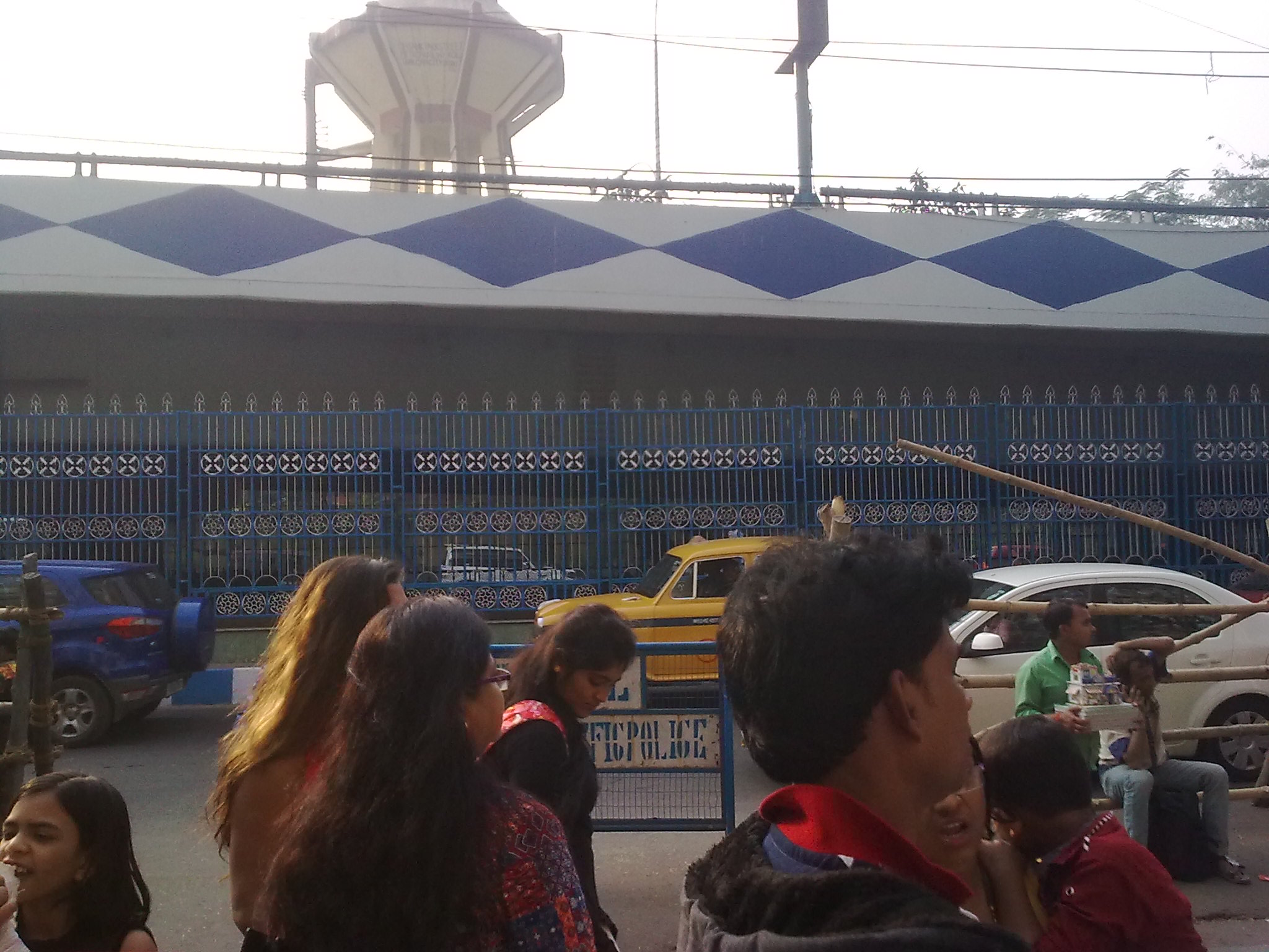 Chowringhee Road (Jawaharlal Nehru Road) - Kolkata