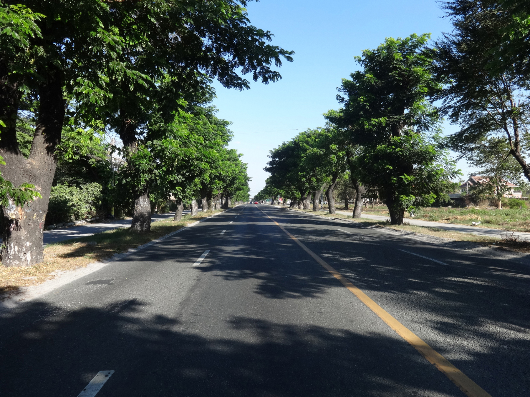 MacArthur Highway (N2/R-9)