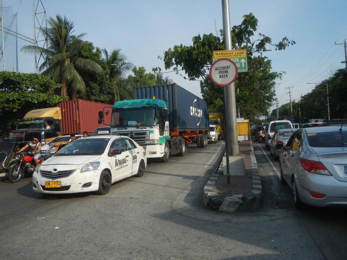 Bonifacio Drive (N120 / R-1)