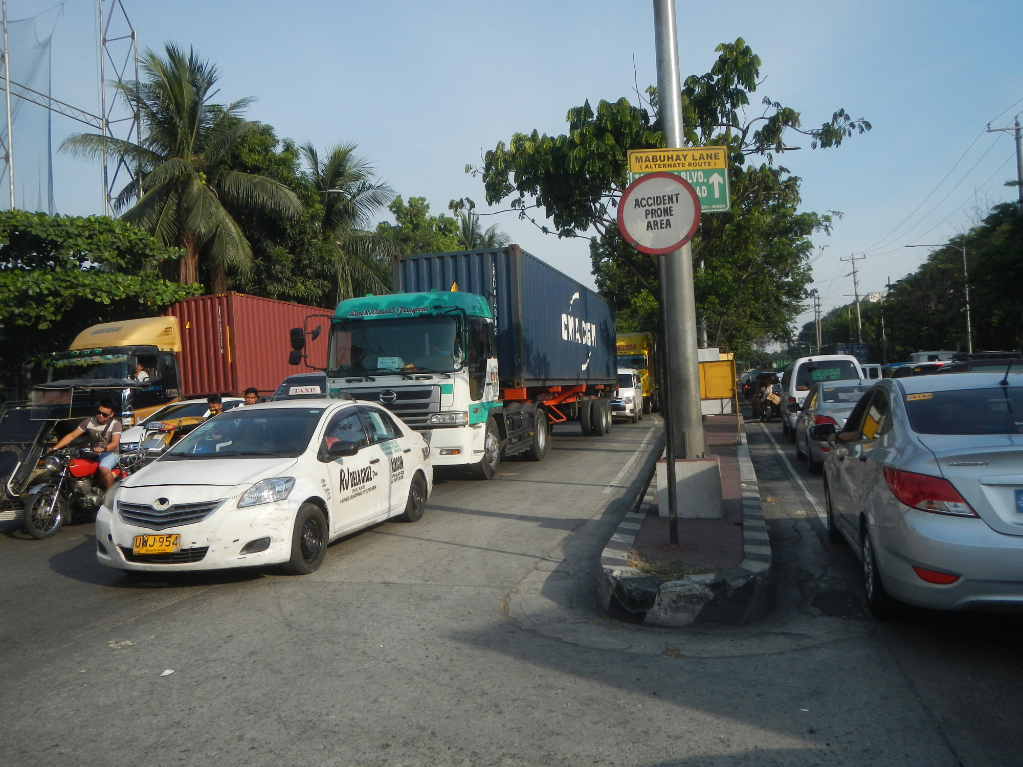 Bonifacio Drive (N120 / R-1)
