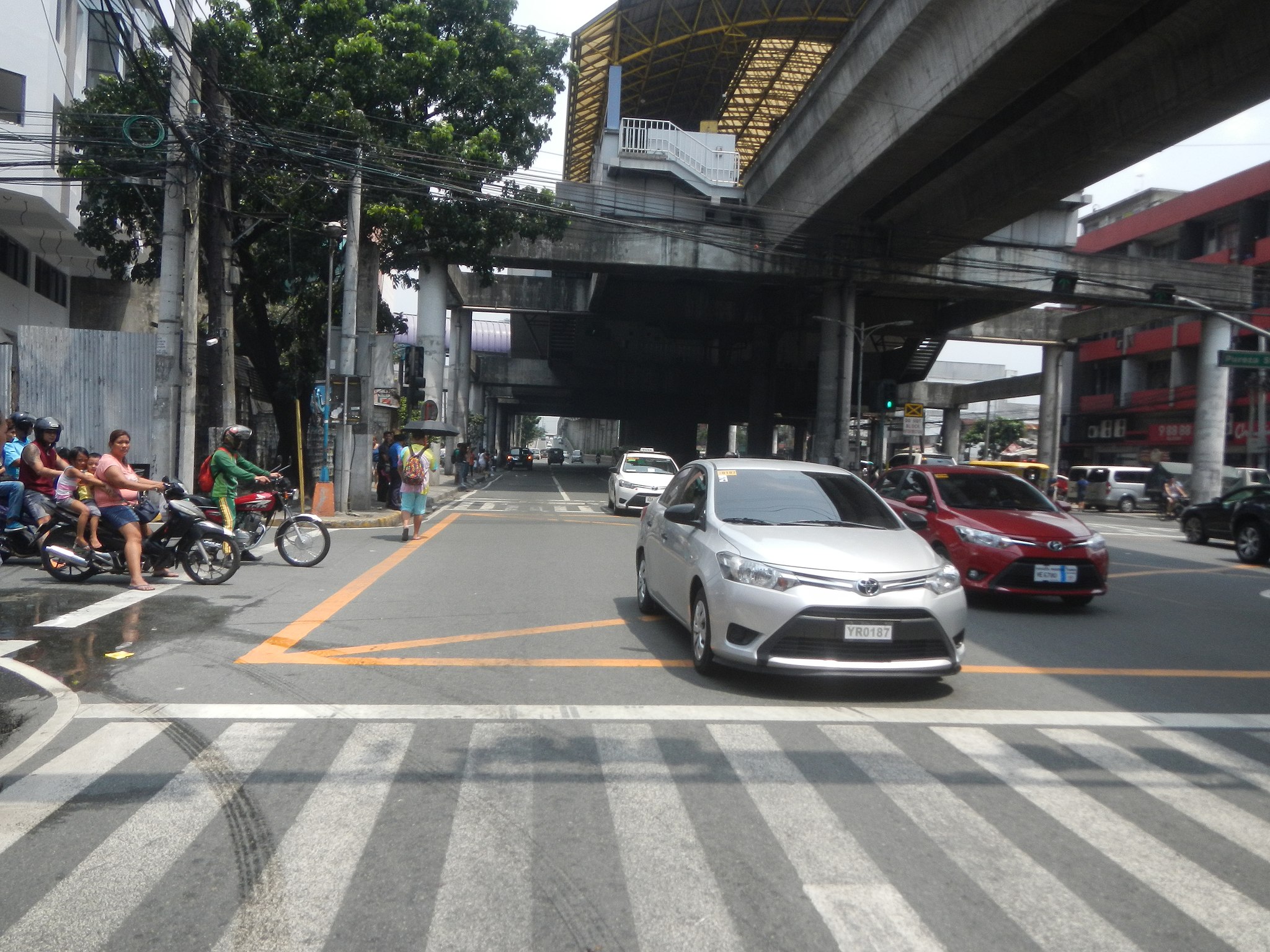 Ramon Magsaysay Boulevard (N180/R-6)