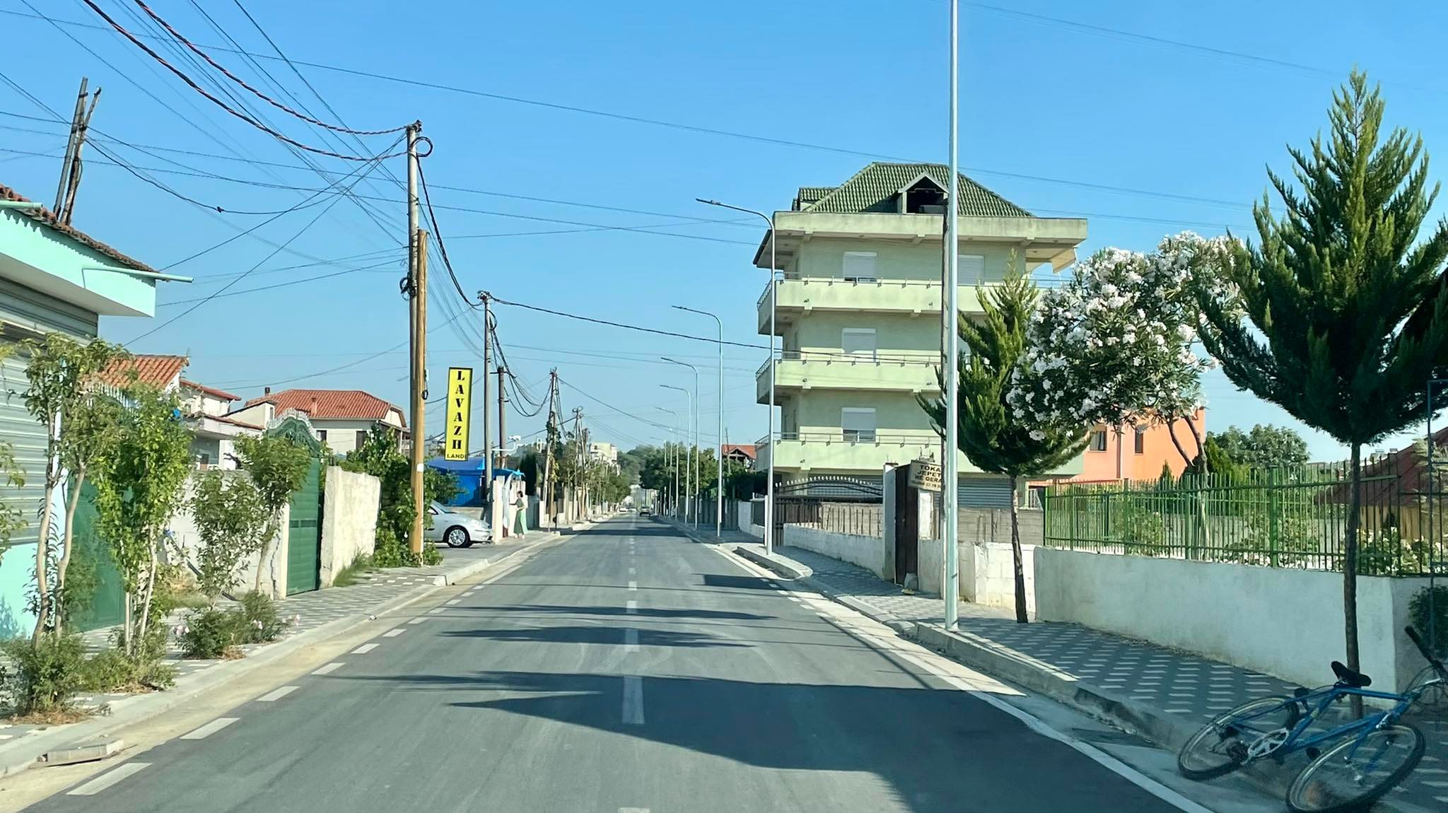 Rruga "Azem Galica" - Kamëz